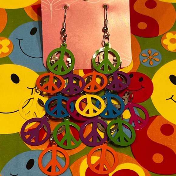 NoveltyInc. | Jewelry | New Vintage Novelty Fashion Rainbow Of Color ...
